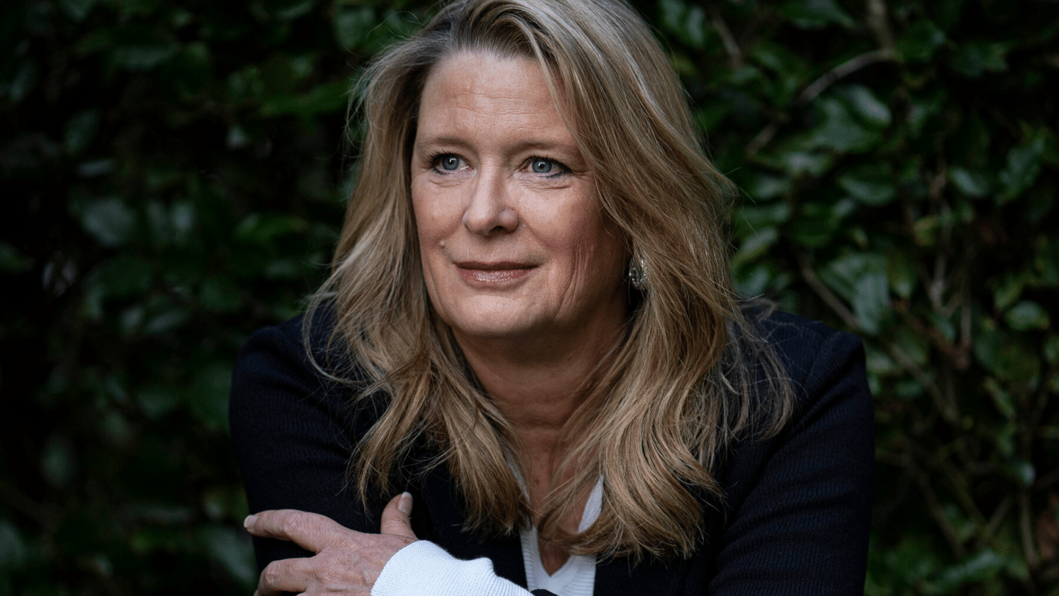"The Women" by Kristin Hannah: Summary & Review - The Book Nut